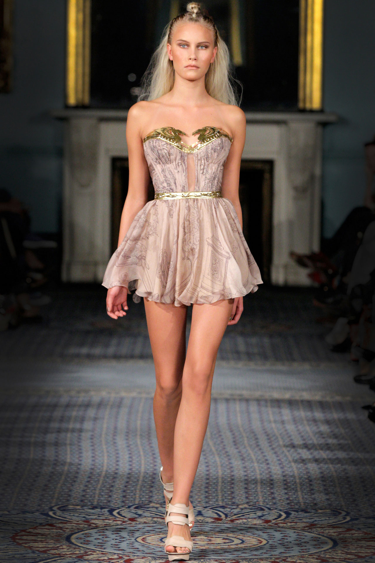 RUNWAY LOOKS - SPRING / SUMMER 2015 - Collections