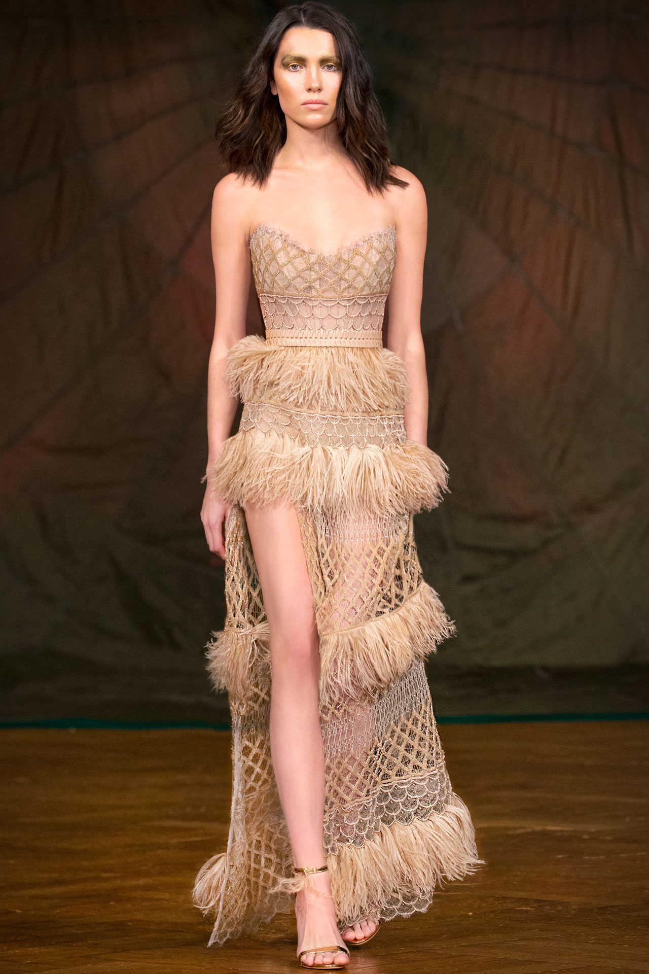 RUNWAY LOOKS - SPRING / SUMMER 2022 - Collections